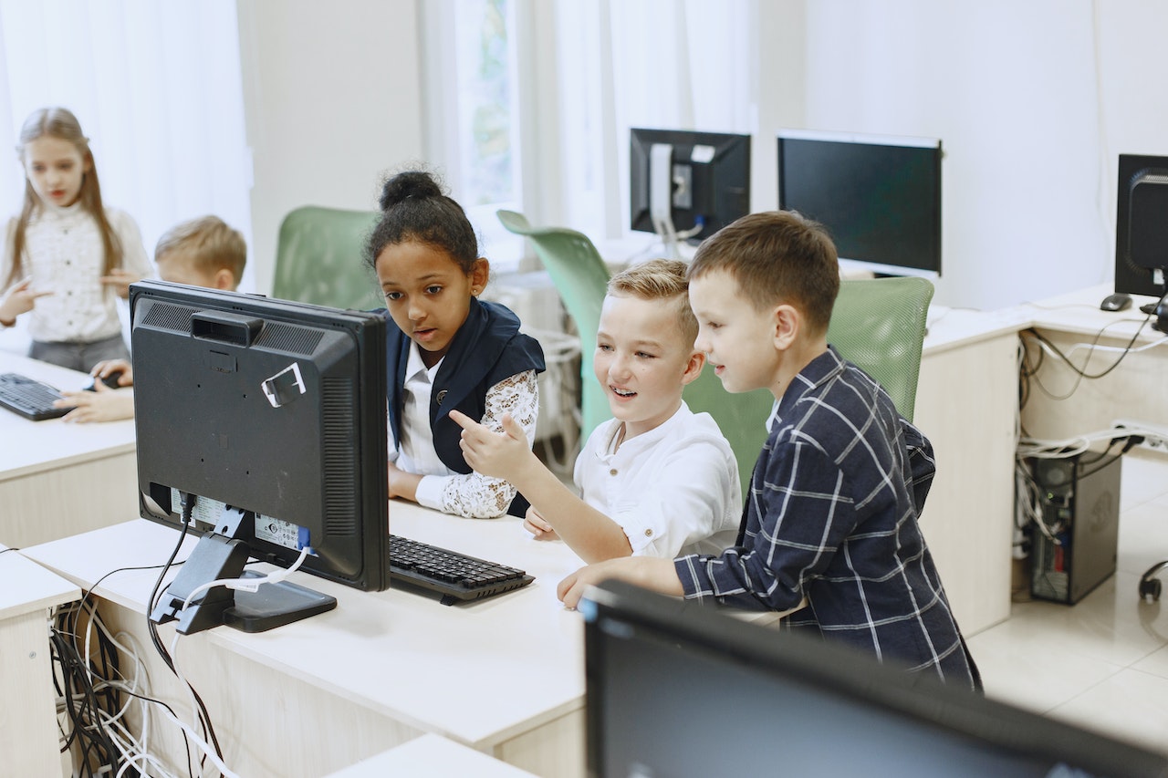 Benefits and Drawbacks of Using Technology in Early Childhood Education ...