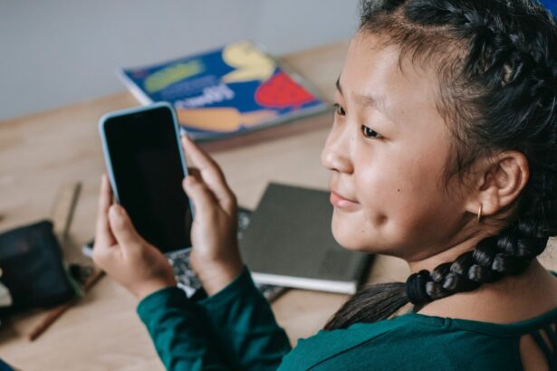How to Teach Kids to Respect Others on Social Media - The Digital Parents