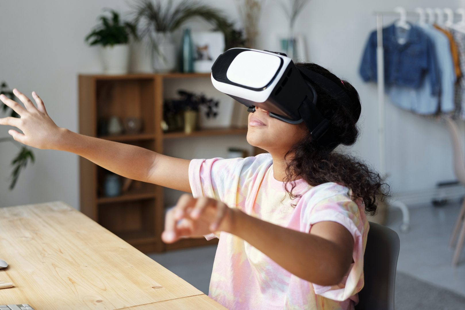 Does Screen Time Decrease IQ? - The Digital Parents