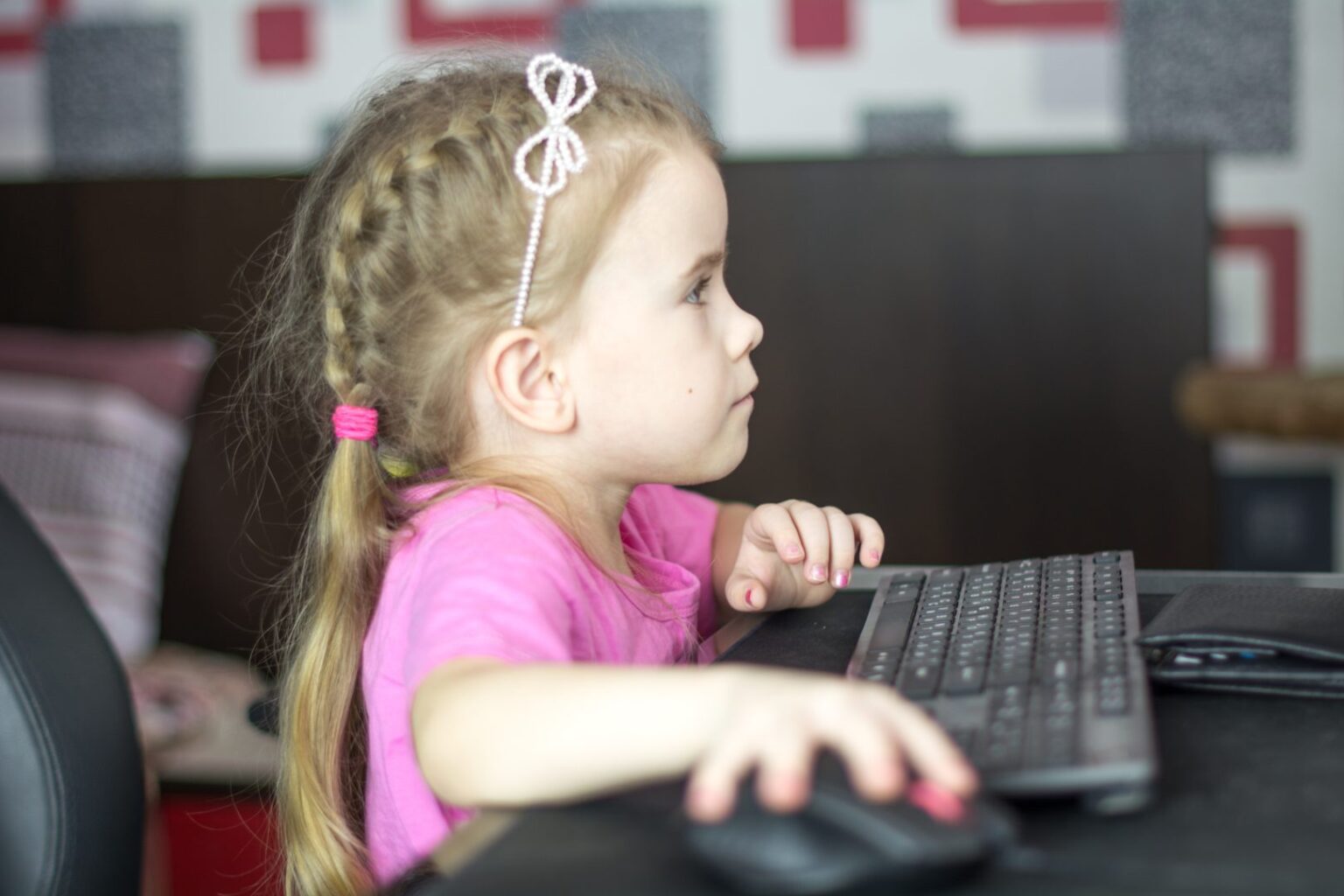 How Does Technology Affect the Language Learning Process at an Early ...