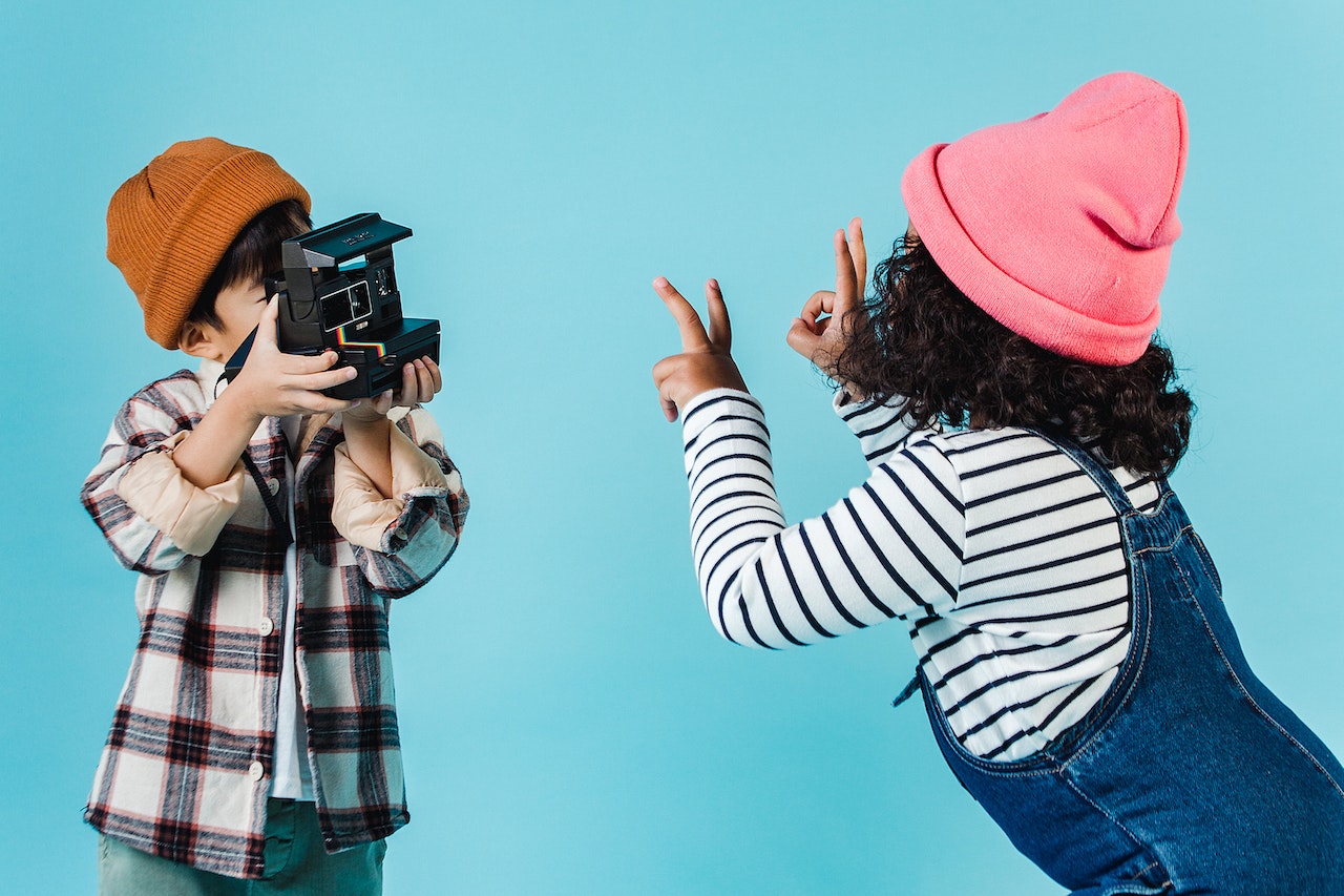 How to Help Your Child Become Socially Confident - The Digital Parents