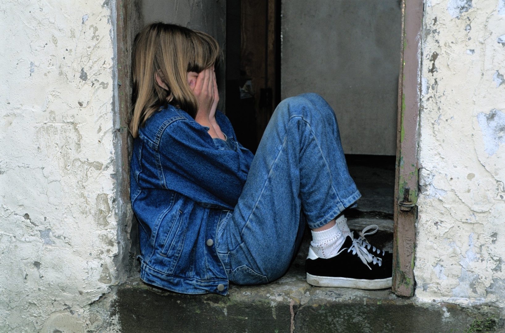 What is Online Peer Pressure for Children and How to Help Them - The ...