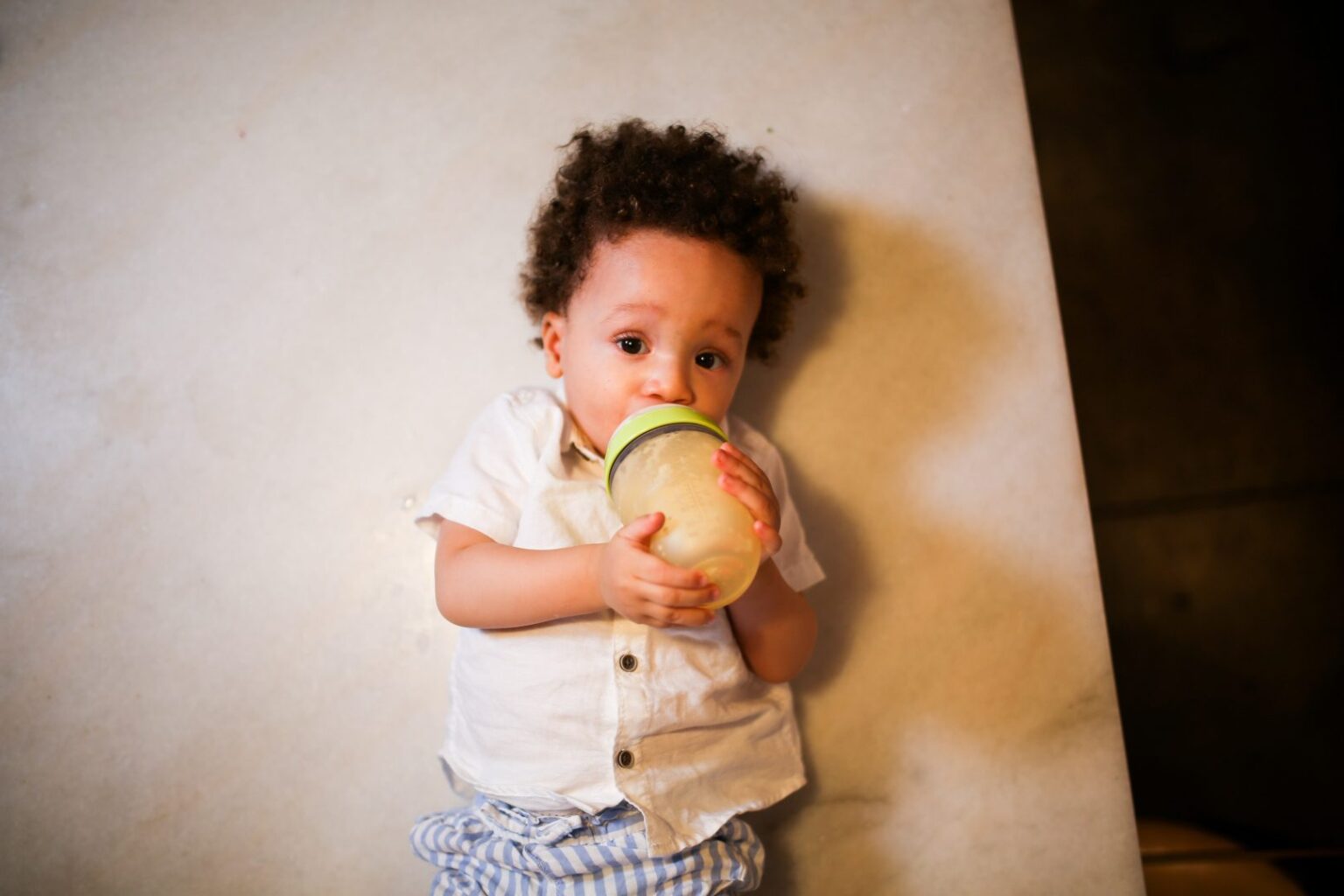 Baby Formula Feeding Chart: How Much and How Often by Age - The Digital ...