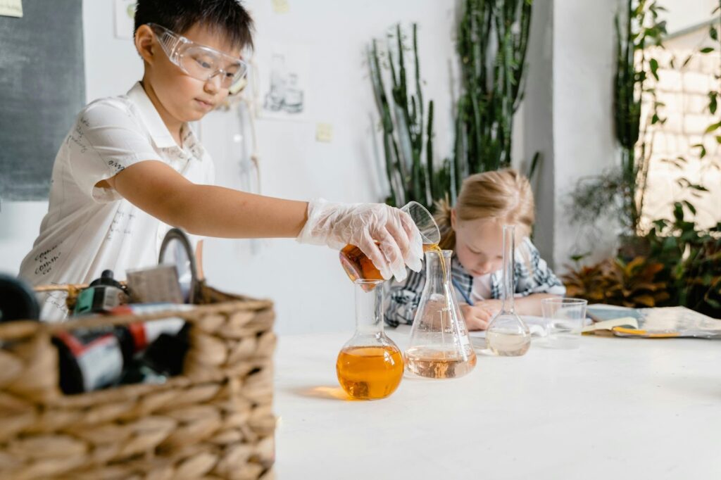 8 Easy Science Experiments to Do At Home for Kids - The Digital Parents